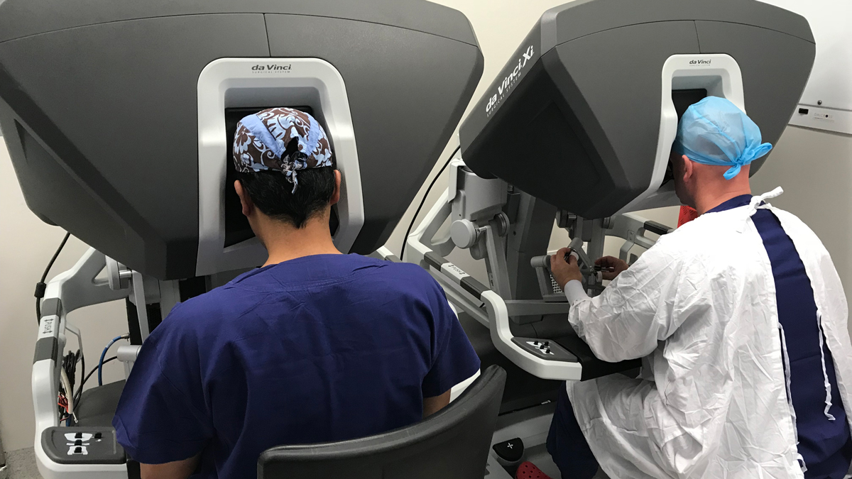 Side-by-side surgery at the San – Adventist Record